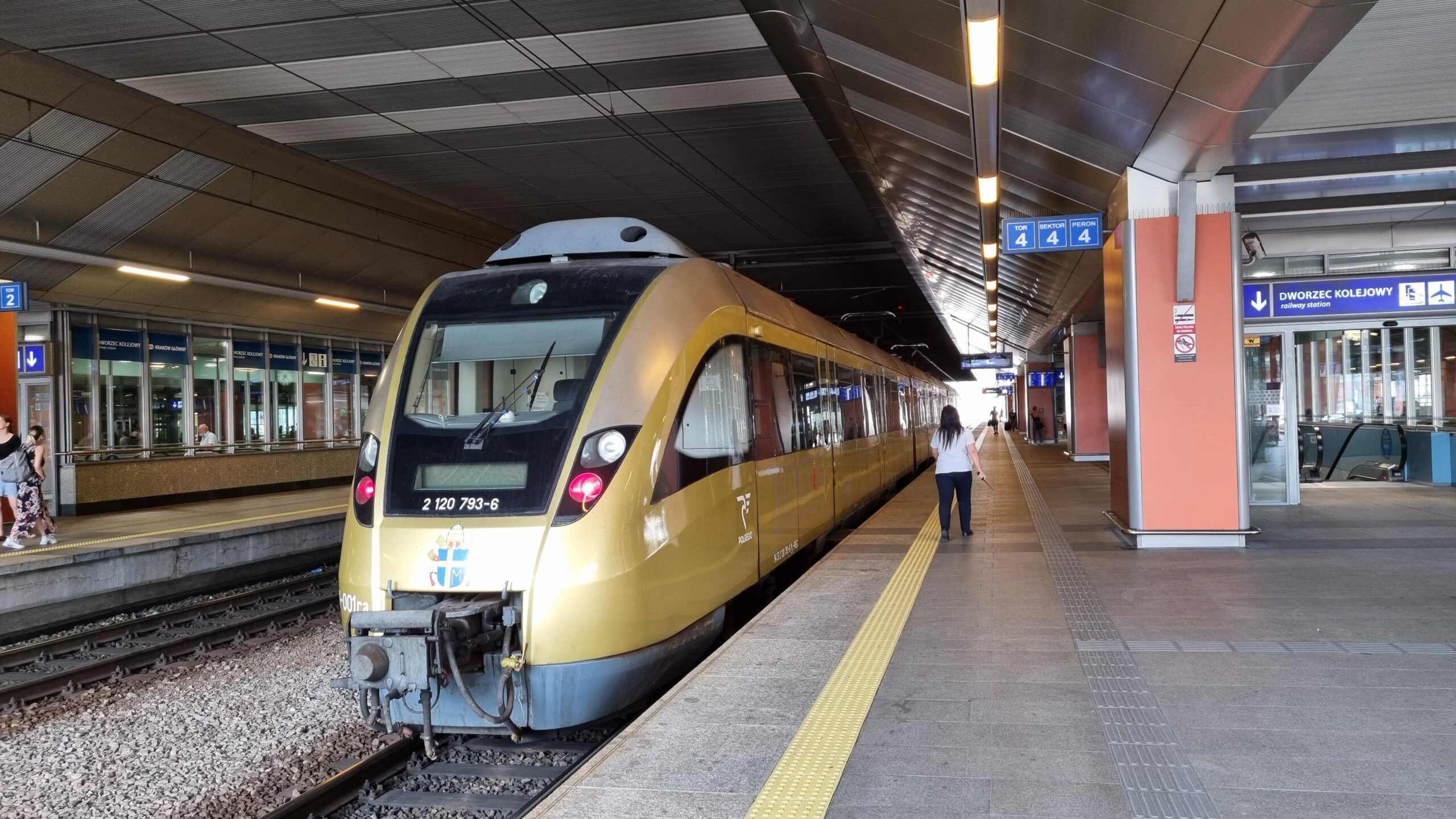 Newag 14WE „Pociąg Papieski” EN61-01 – Historia Transportu Publicznego